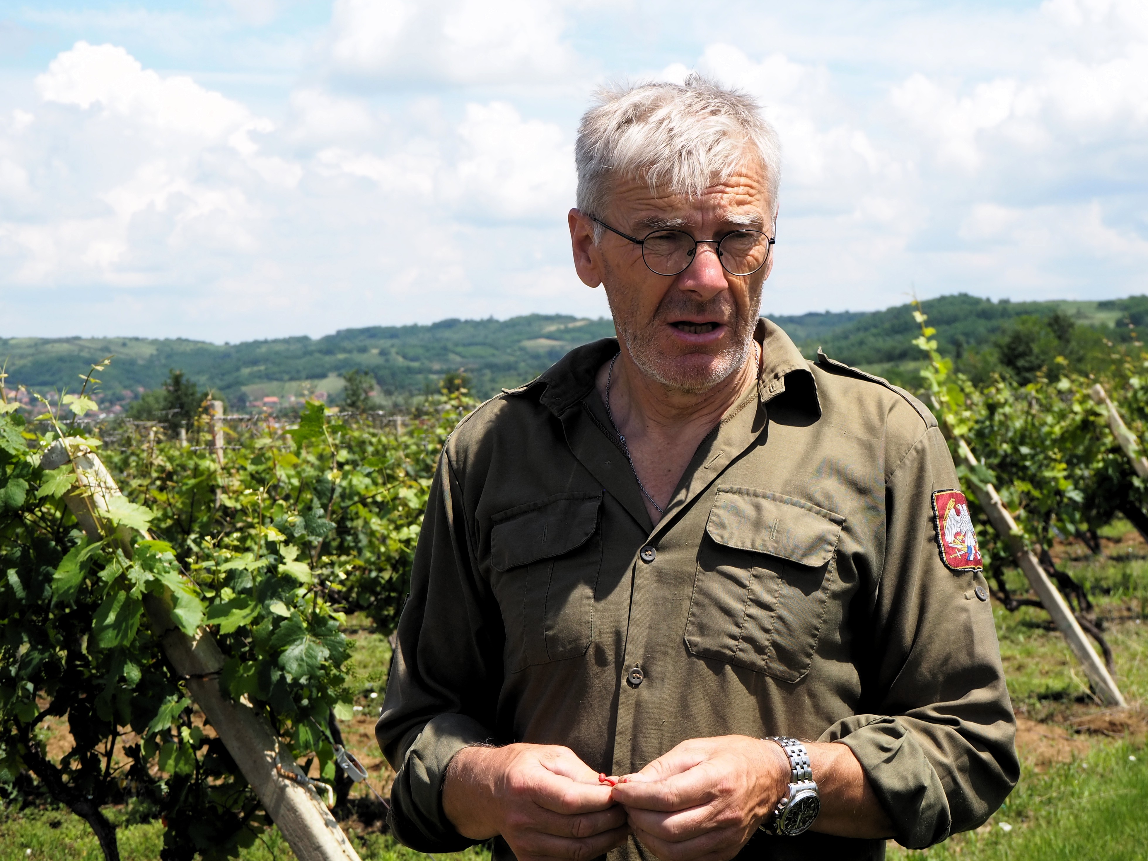 Kosta Botunjac, Serbe sous le pied